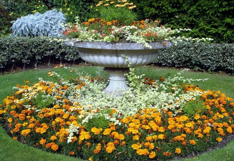 22 Simple Ideas to Make Your Small Garden Look Bigger
