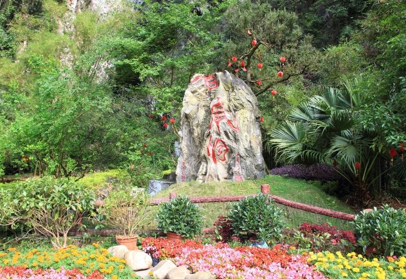 22 Simple Ideas to Make Your Small Garden Look Bigger